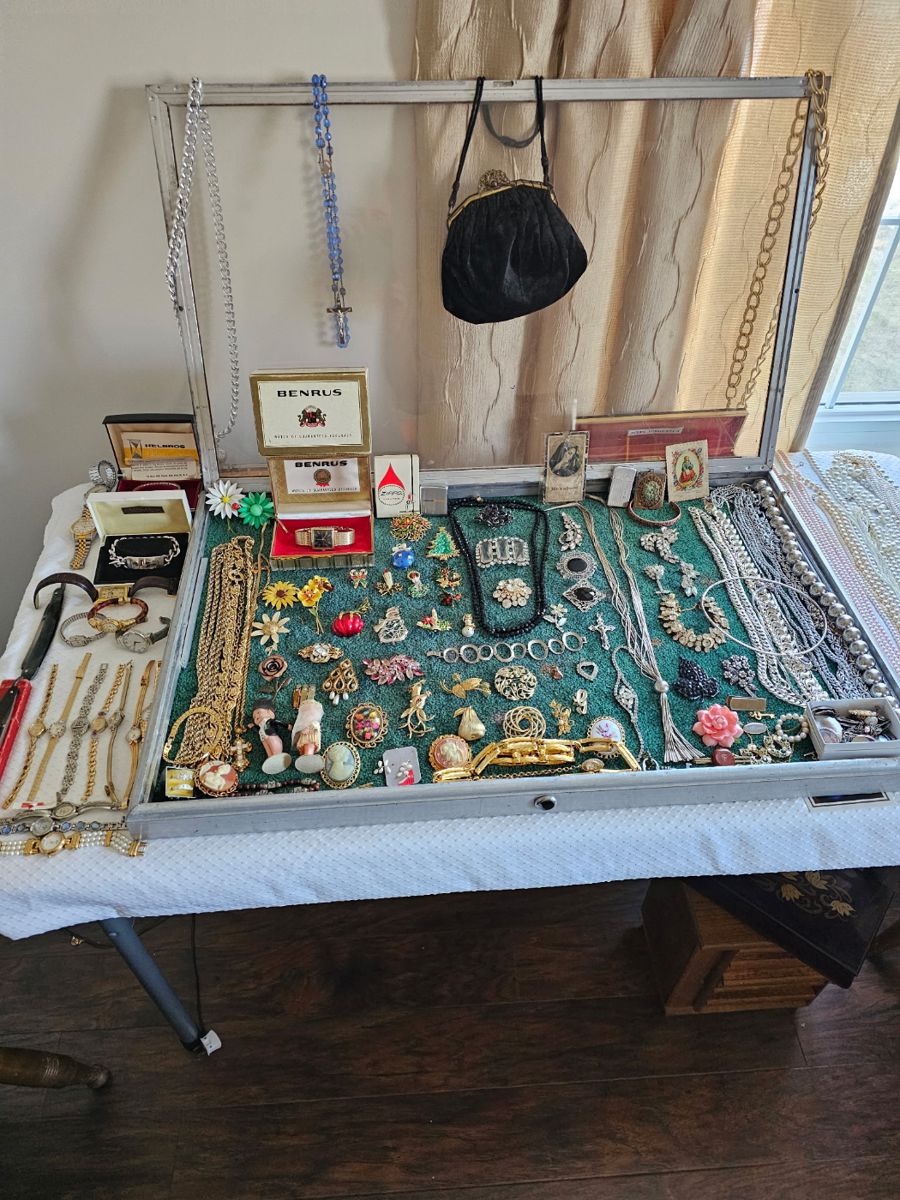 Split Level Packed Estate Sale in Williamsville ! starts on 3/14/2025