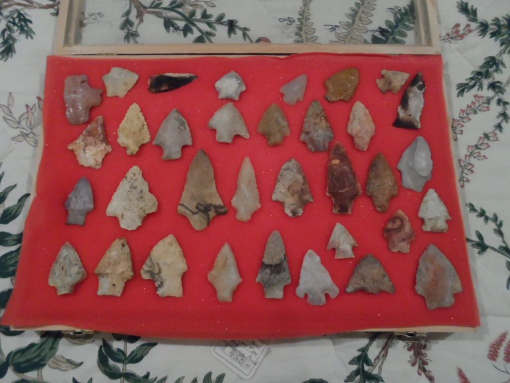 25 Year Arrowhead, Case Knives, and Cast... starts on 3/13/2025