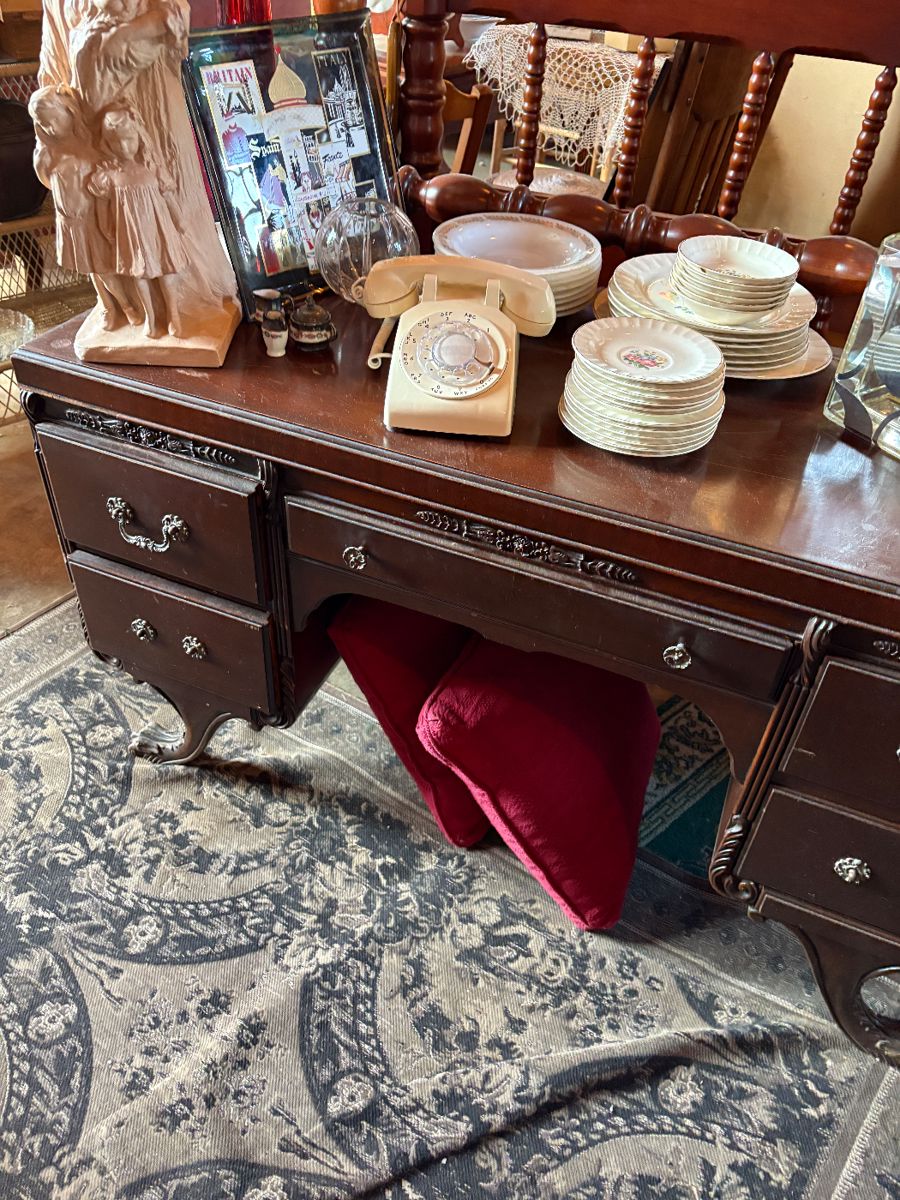 ALABAMA ESTATE SALES- ESTATE SALE WAREHOUSE starts on 4/4/2025