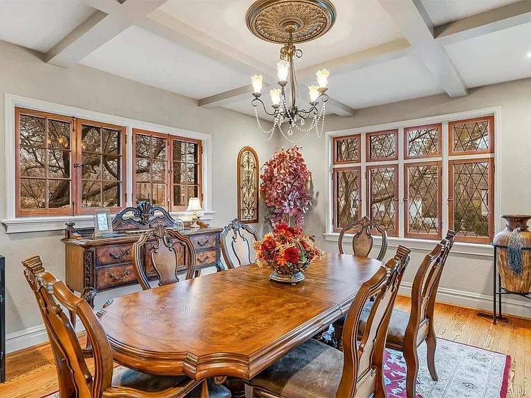 Ladue Moving Sale starts on 3/16/2025