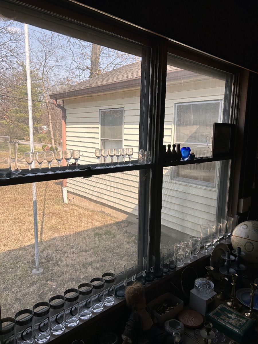 LEE’S TRINKETS ANTIQUE ADVENTURE in Saint Louis, MO starts on 3/21/2025