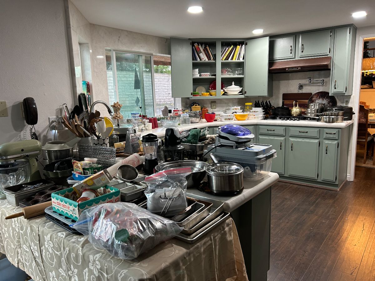 FULL 6 Bedroom House and Garage! Everything... starts on 4/25/2025