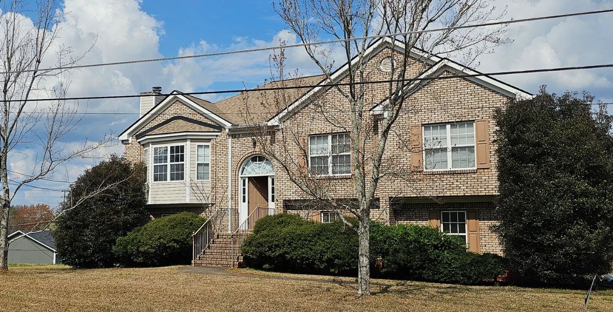 Retro Revival Estate Auction in Snellville! starts on 3/17/2025