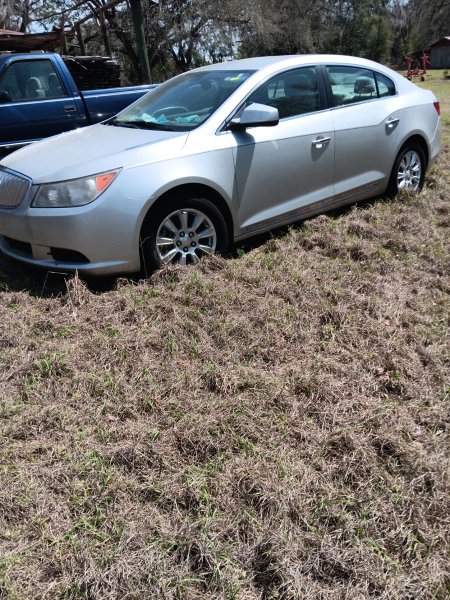 Absolute Farm Equipment Auction in High Springs, FL starts on 3/29/2025