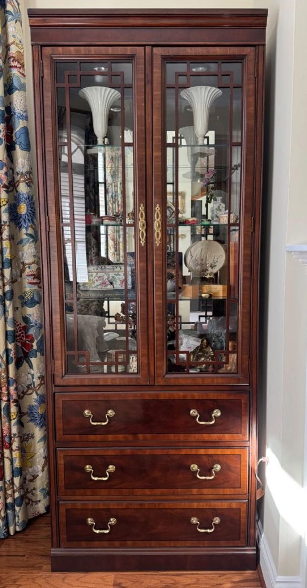 Grayson Hill townhouse/gallery auction by... starts on 3/21/2025