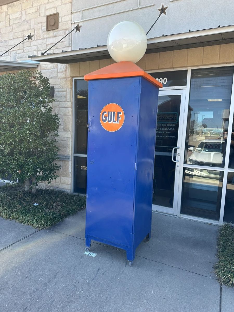 COLLECTIBLES, PORCELAIN SIGNS, GUNS, ANTIQUES... starts on 3/22/2025