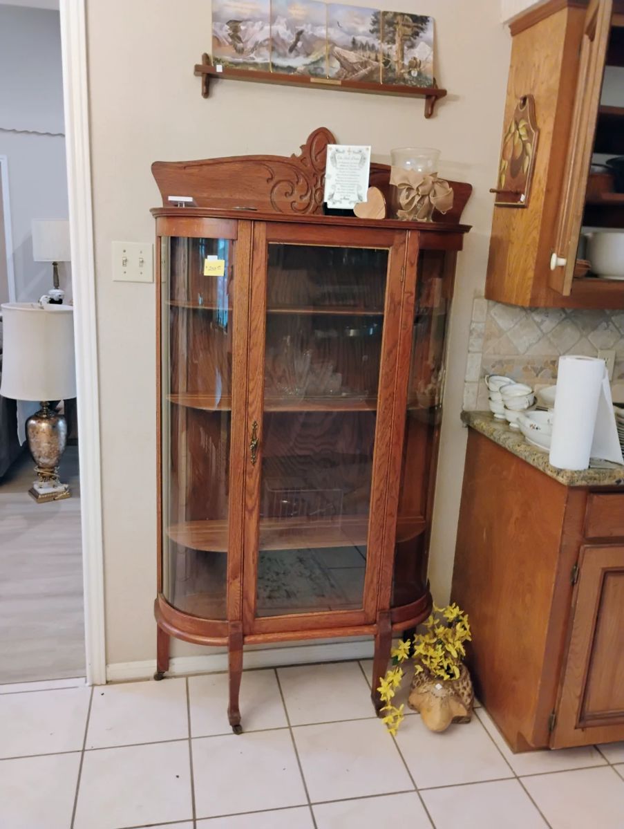 Judge Ray Holbrook Estate Sale in Santa Fe, TX starts on 3/28/2025