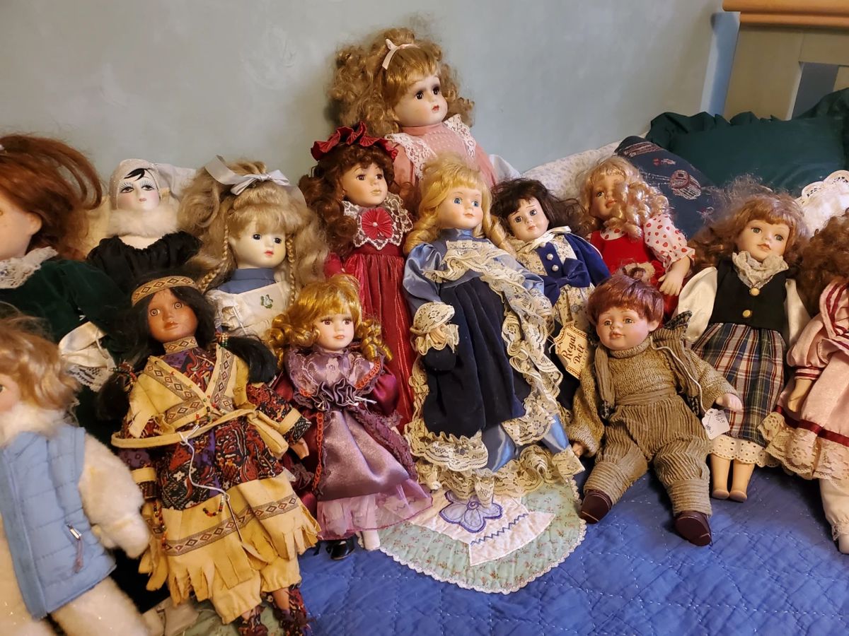 The Estate of Jane Wheeler, O.D. 70% Off Monday starts on 4/5/2025