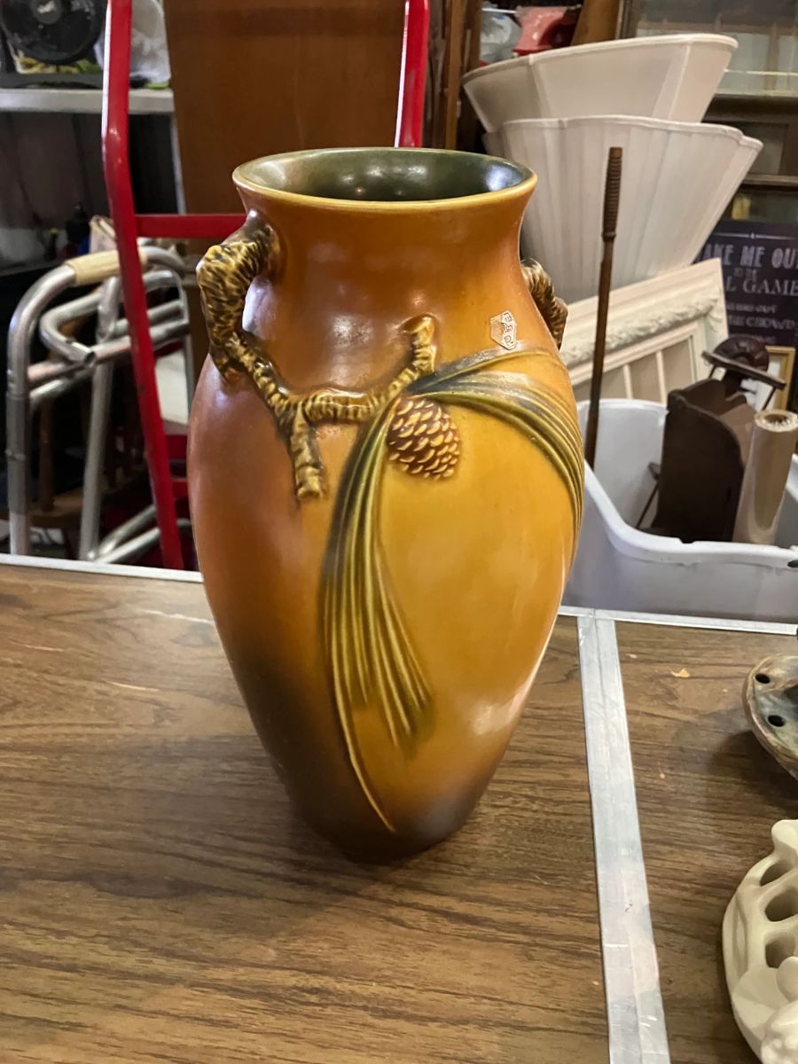 Bonfield Estate Sale Collectibles Pottery... starts on 4/26/2025