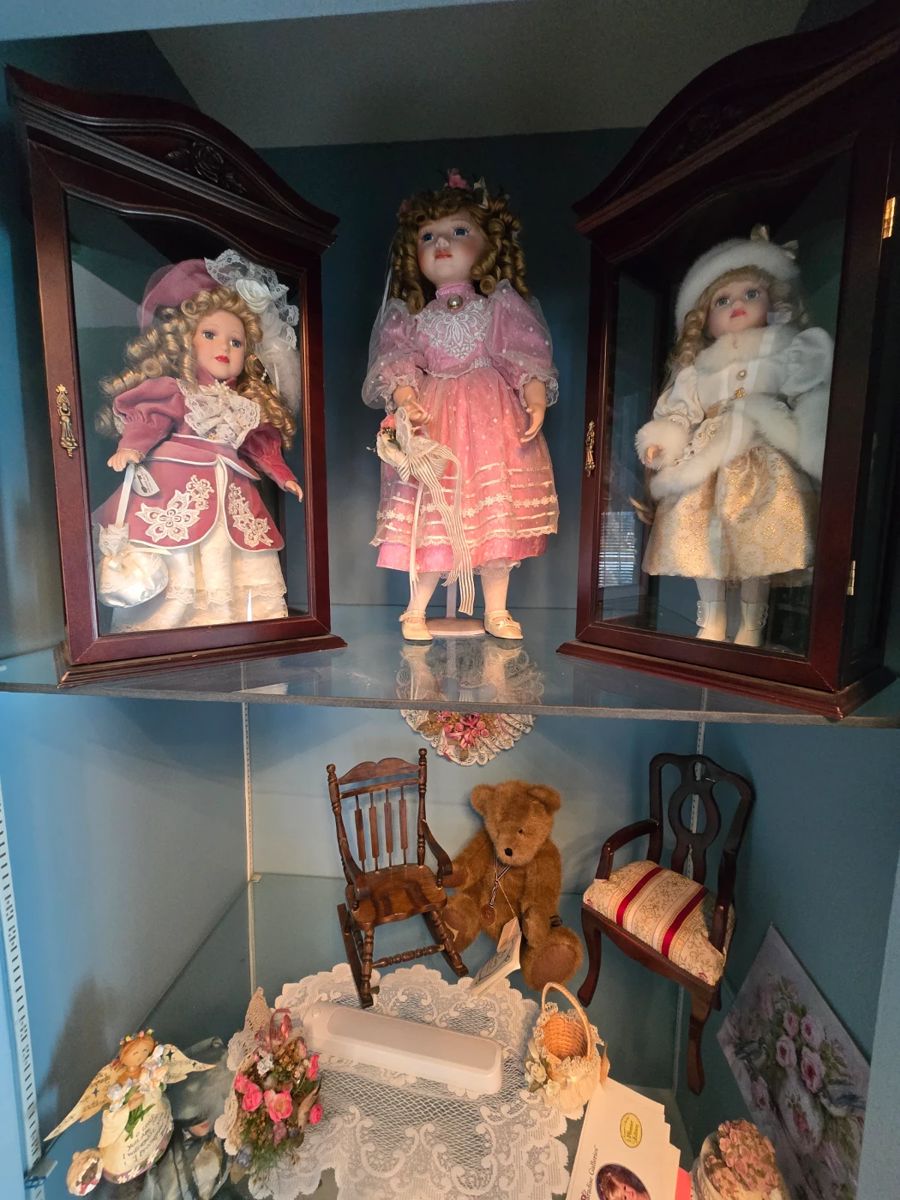 Flushing Estate Sale starts on 4/12/2025