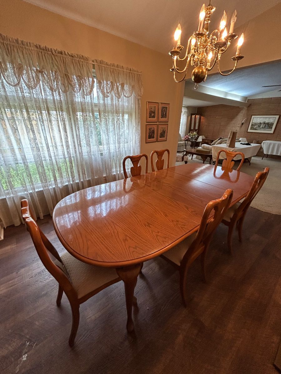 Treasures in Taylor Estate Leftover Online... starts on 3/31/2025