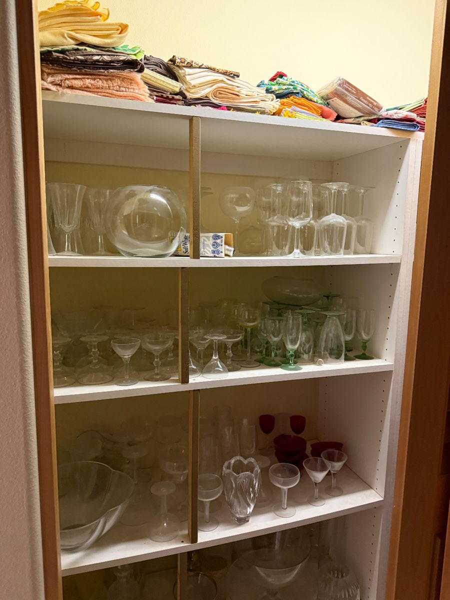 ANOTHER PALM DESERT ESTATE SALE in Palm Desert, CA starts on 4/4/2025