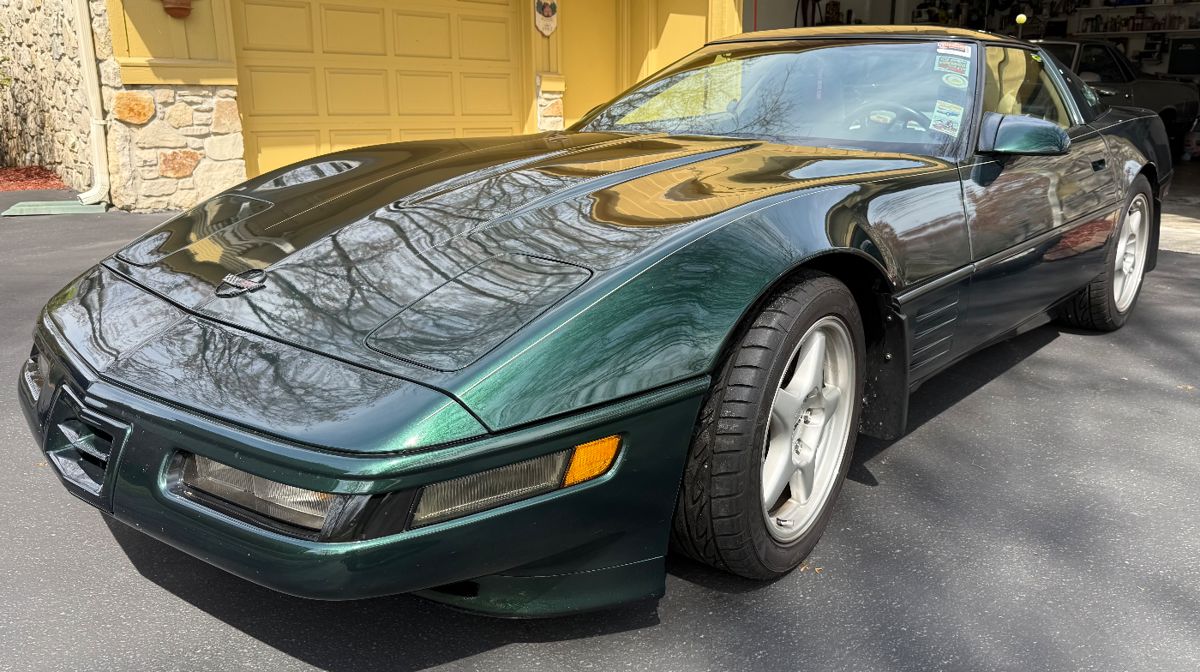 Corvette Collectibles, Vintage Clothing,... starts on 4/18/2025