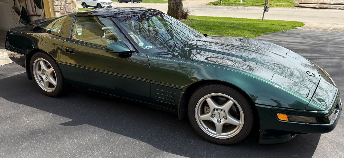 Corvette Collectibles, Vintage Clothing,... starts on 4/18/2025