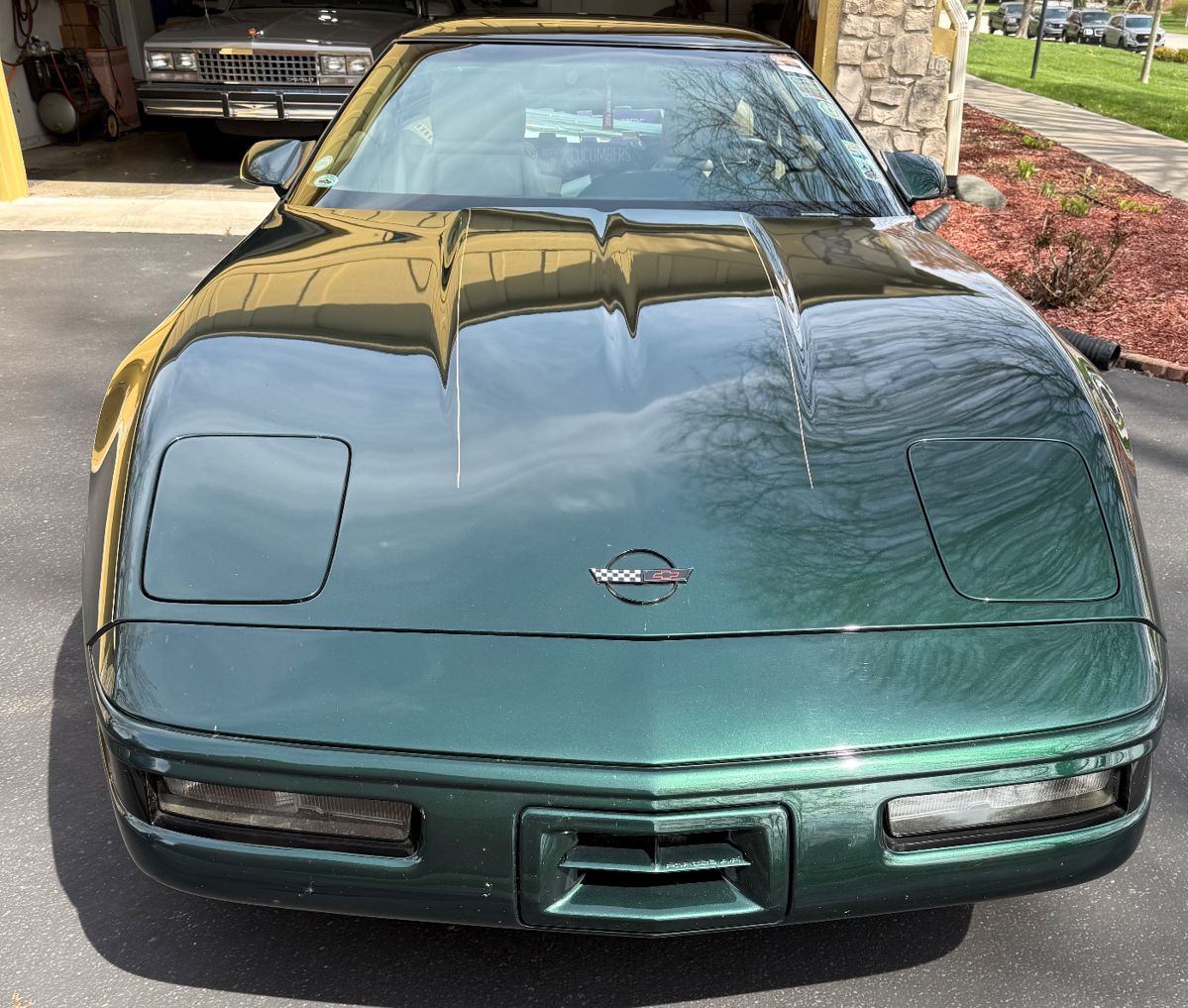 Corvette Collectibles, Vintage Clothing,... starts on 4/18/2025