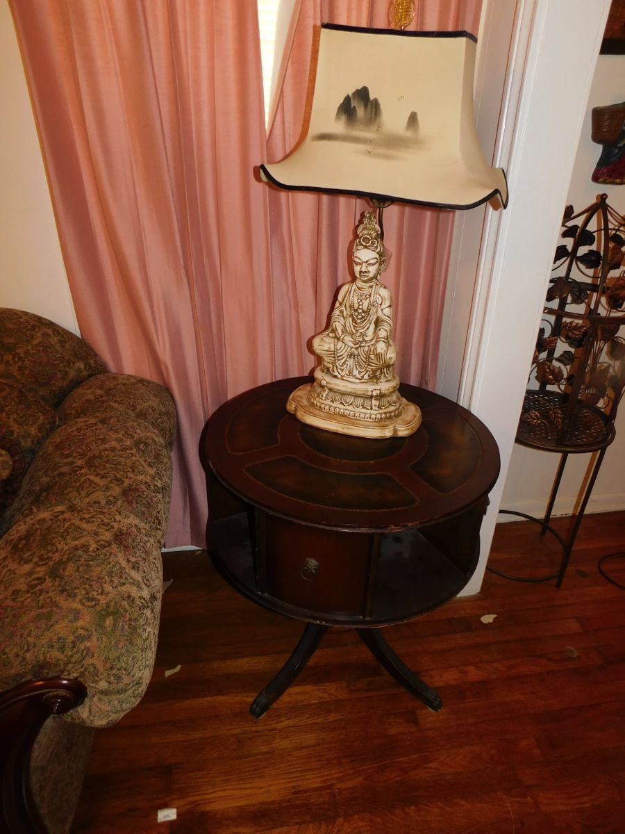 DOWNTOWN GEM !!!!!!!! 1/2 PRICE SUNDAY !!!!!! starts on 4/25/2025