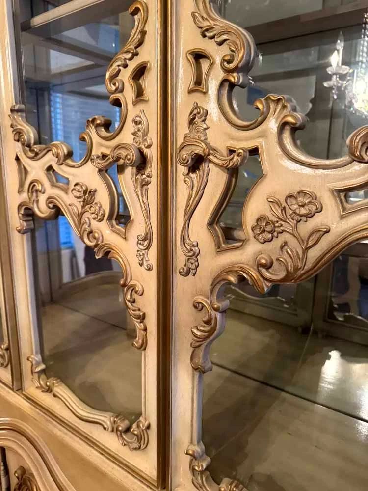 RETRO 70'S HOLLYWOOD REGENCY ESTATE SALE starts on 4/12/2025