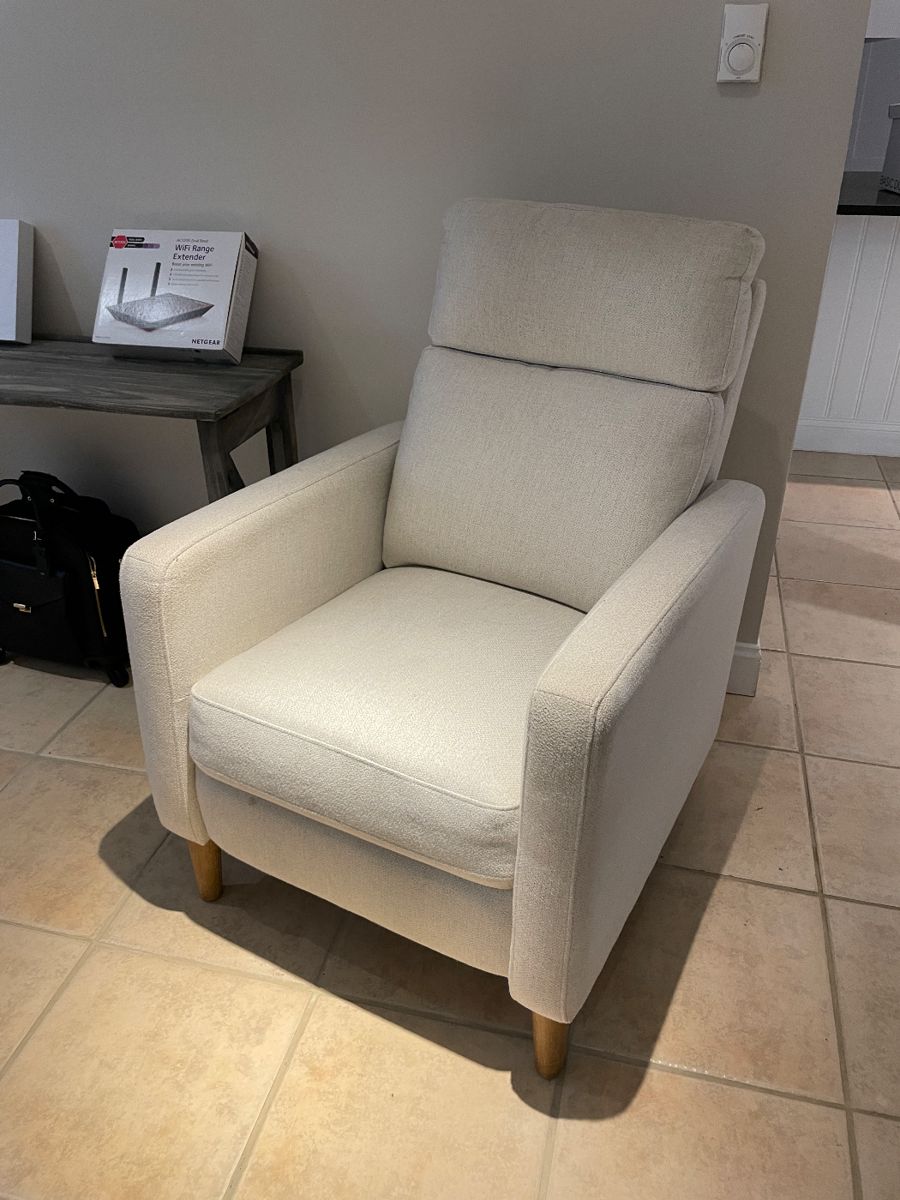 Items of Value Inc in Arlington, VA starts on 4/25/2025