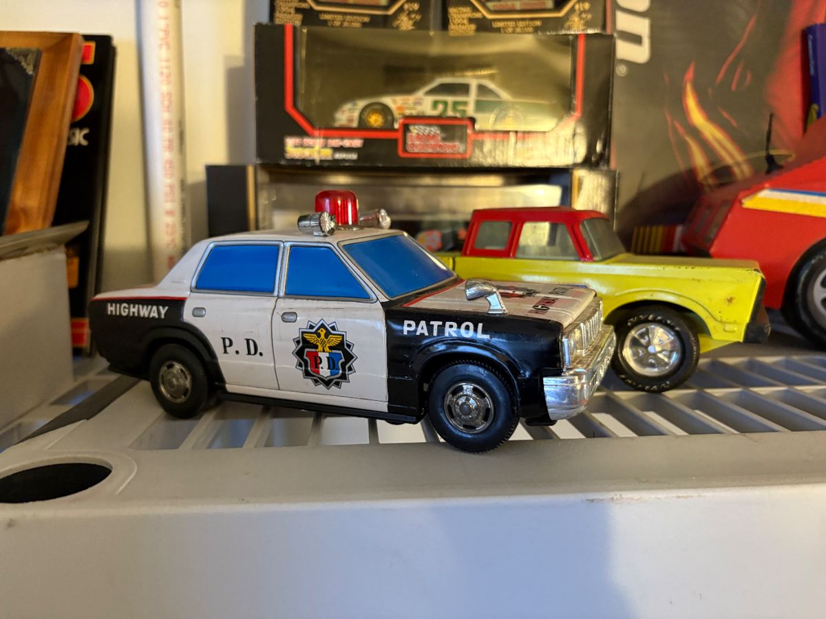 Salvaged By Sonya ** Estate Sale * Collectibles... starts on 5/1/2025