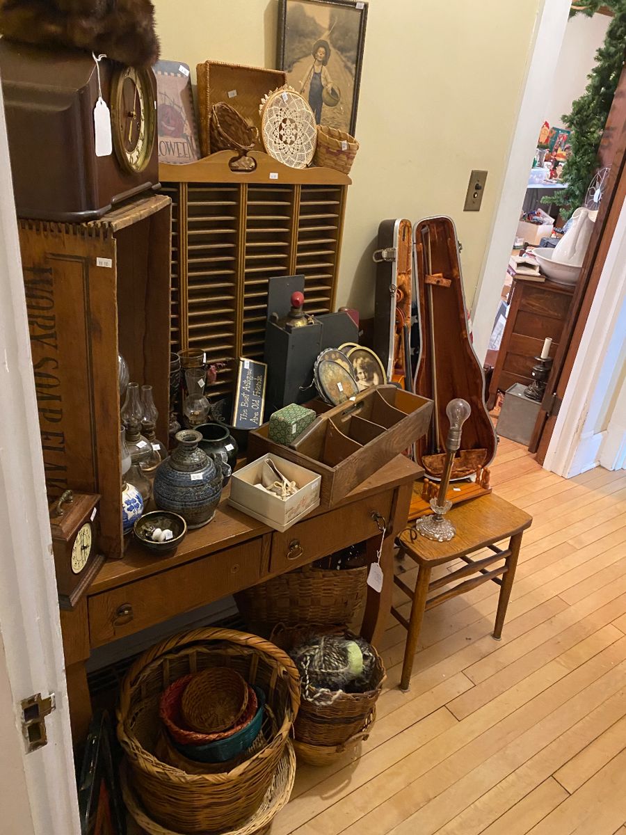 Early Bird Estate Sale ***Half Off*** starts on 4/25/2025