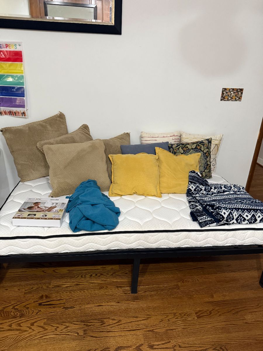 HUGE DOWNSIZING sale in Burlington, NC starts on 4/25/2025