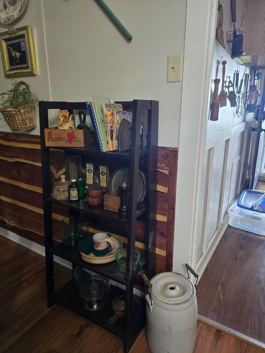 Estate Sale of Jan Appleby in Breckenridge, TX starts on 5/2/2025