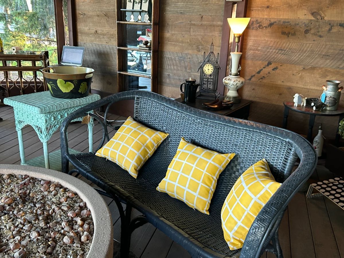 Antique and Vintage Dealer Pop-Up Event starts on 5/9/2025