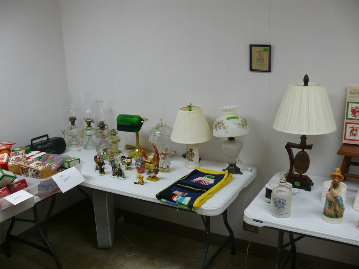 Packed To The Max Tag Sale in Vinton, VA starts on 5/1/2025