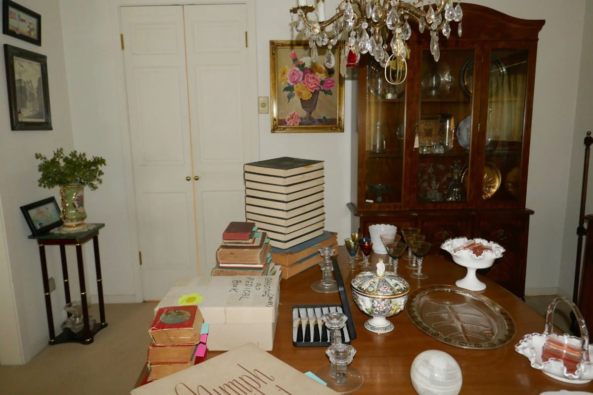 50% OFF Diggery FUN Vintage Estate Sale PACKED... starts on 5/4/2025