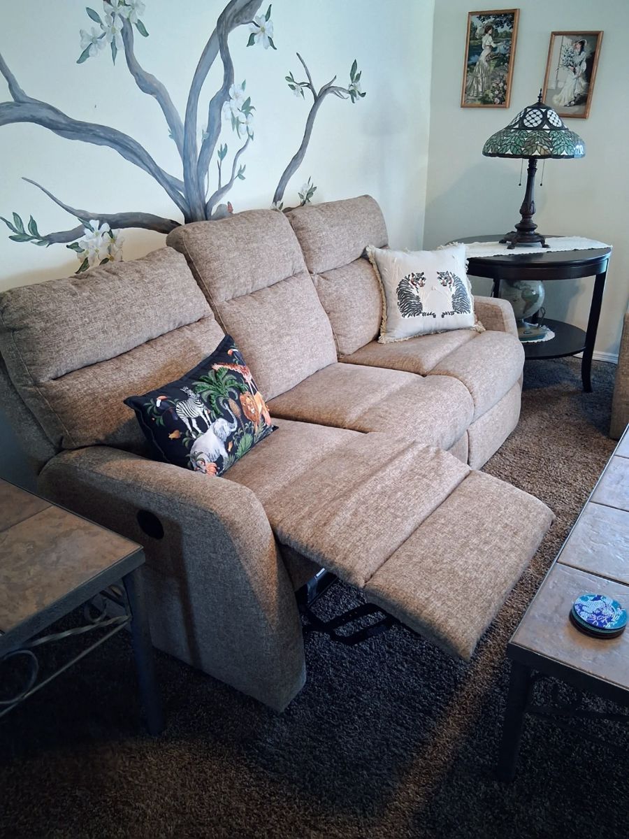 Willow Tree Estate Sales in The Fairways... starts on 6/6/2025