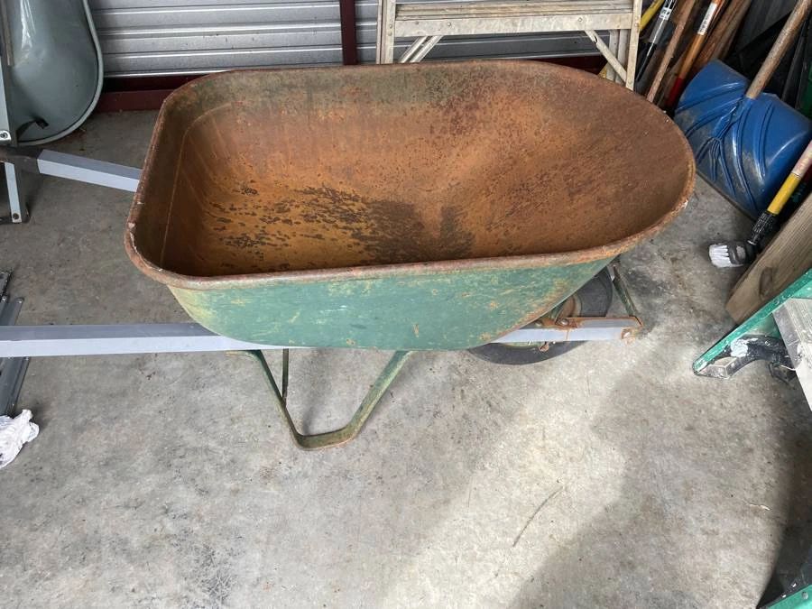 Estate of Lewis Abbott in Thaxton, VA starts on 5/2/2025