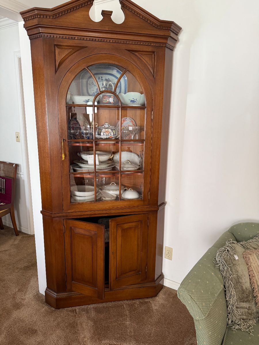 Estate Sale (#2) by The Junque Ladies (Everything... starts on 5/9/2025