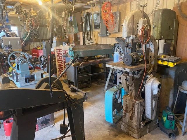 75% OFF Howell PACKED Tools, Vintage Clothing,... starts on 6/21/2025