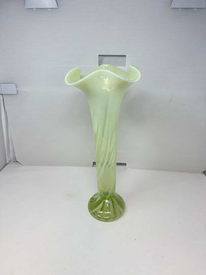 Tacoma Glass Business Closeout Auction -... starts on 5/9/2025