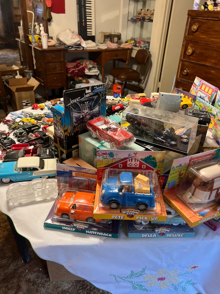 Vintage Curio Shop Adult Only Estate Sale starts on 5/15/2025