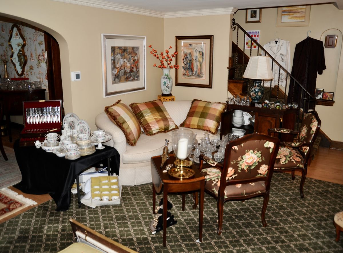 INTERIOR DECORATOR'S ESTATE IN SNYDER (BUFFALO... starts on 5/16/2025