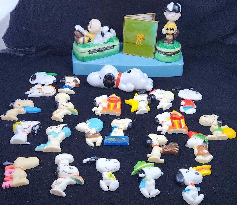 Online Only Auction - Snoopy, Ty - Beanie... starts on 5/11/2025