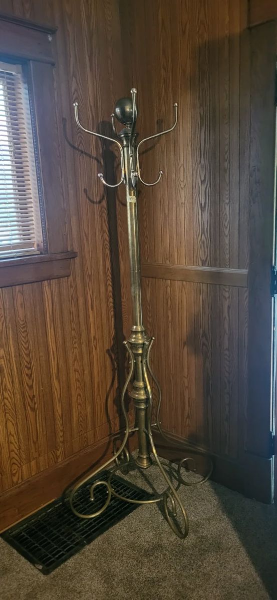 Darling Home and Contents in Westport by Cheri starts on 5/15/2025