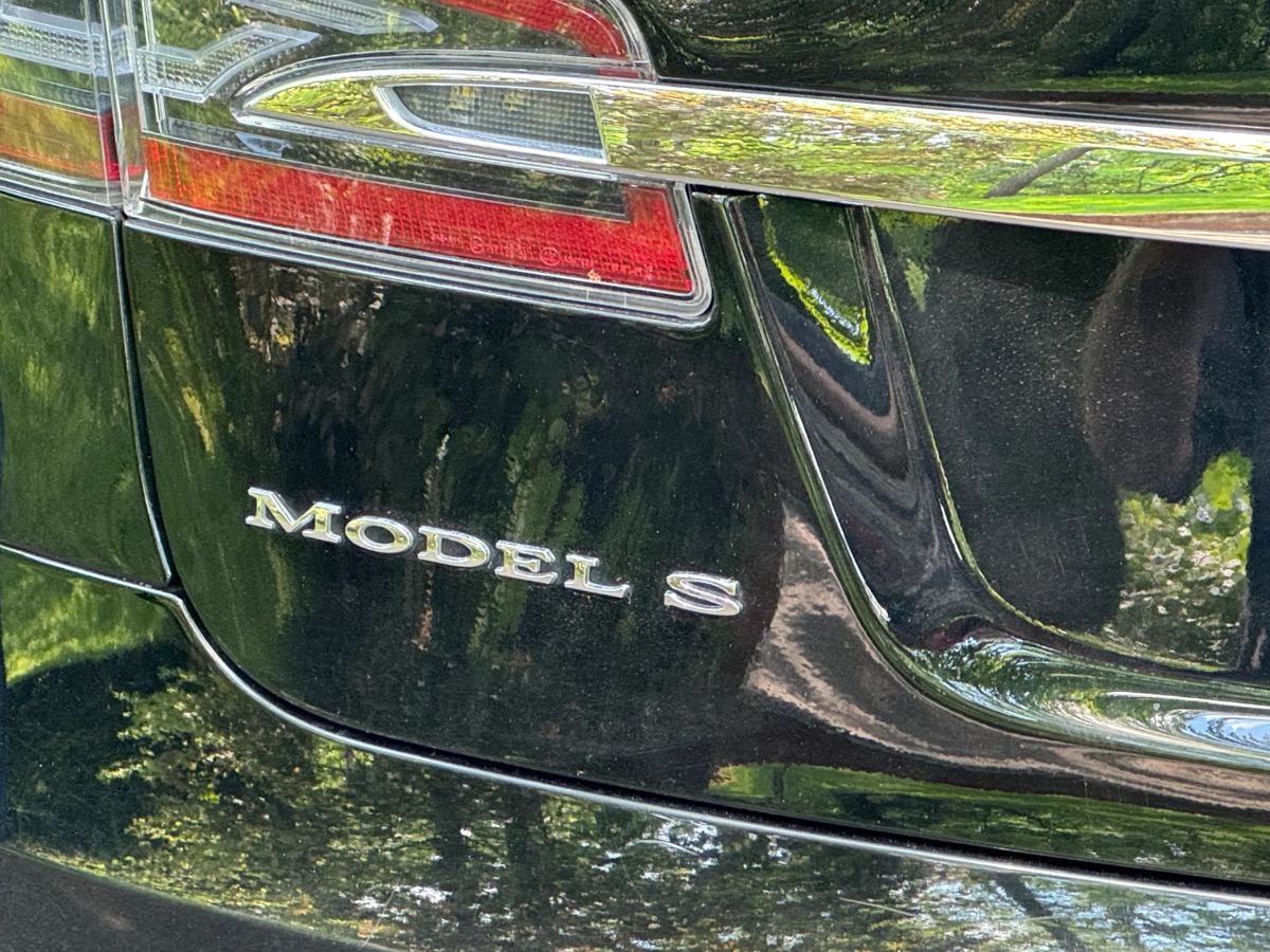 Sands Point: 2017 TESLA, Mickey Mouse, WEBER... starts on 5/12/2025