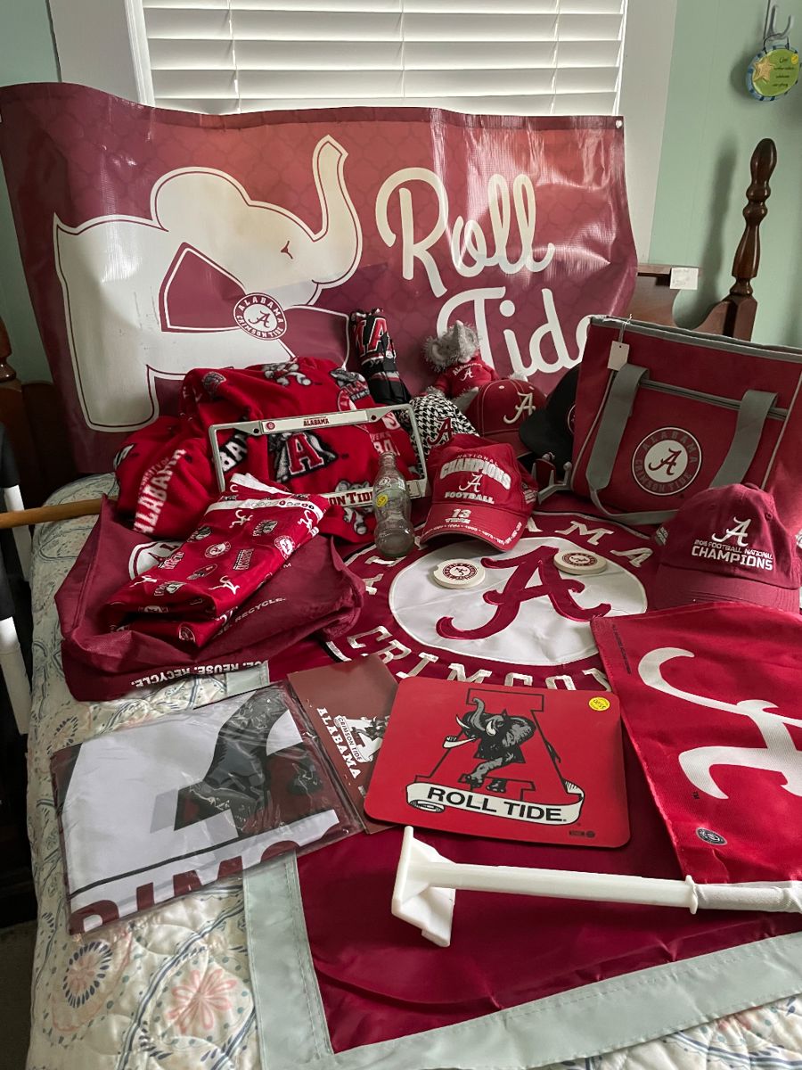 Mona’s estate sale in Chattanooga, TN starts on 5/17/2025