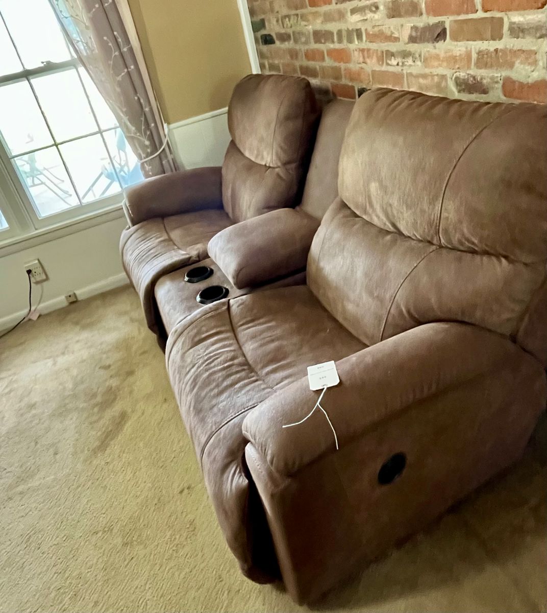 Living Estate Sale of Peggy Inman in Abilene, TX starts on 5/17/2025