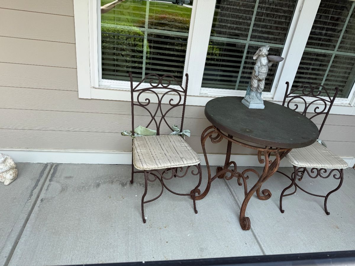 Modern Meets Vintage Blue Moon Estate Sale starts on 6/7/2025