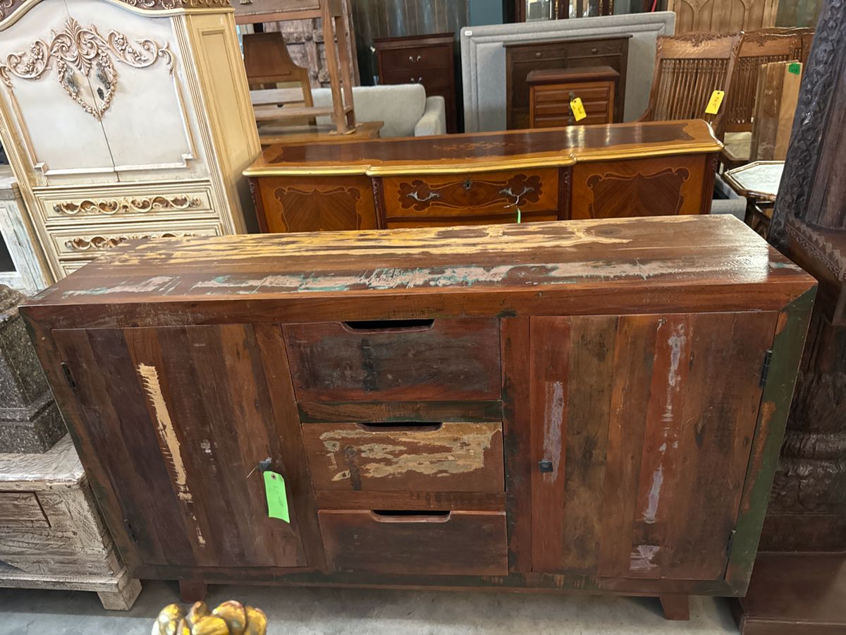 Vintage Vibe Revival Sale! in Hockley, TX starts on 5/18/2025