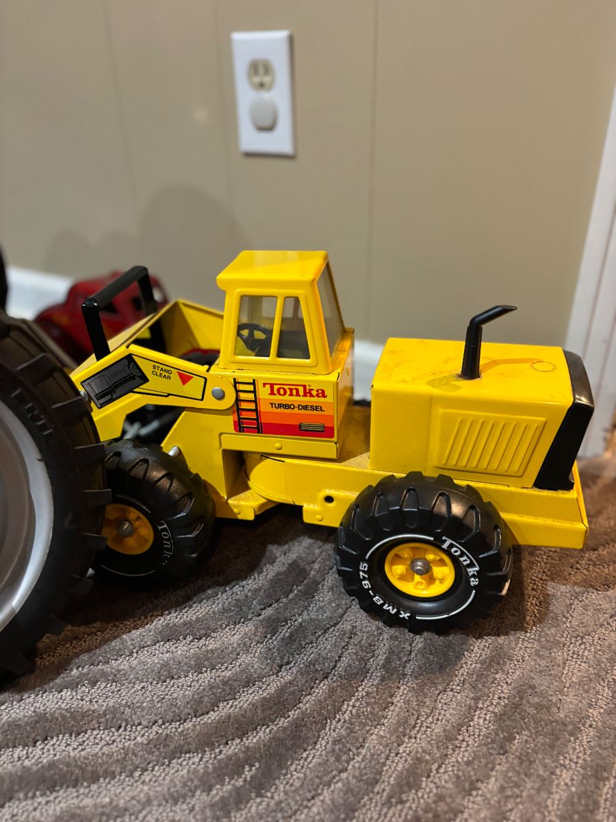 HALF OFF SUNDAY! KC History! Books/vinyl/Chiefs/Vi... starts on 6/7/2025