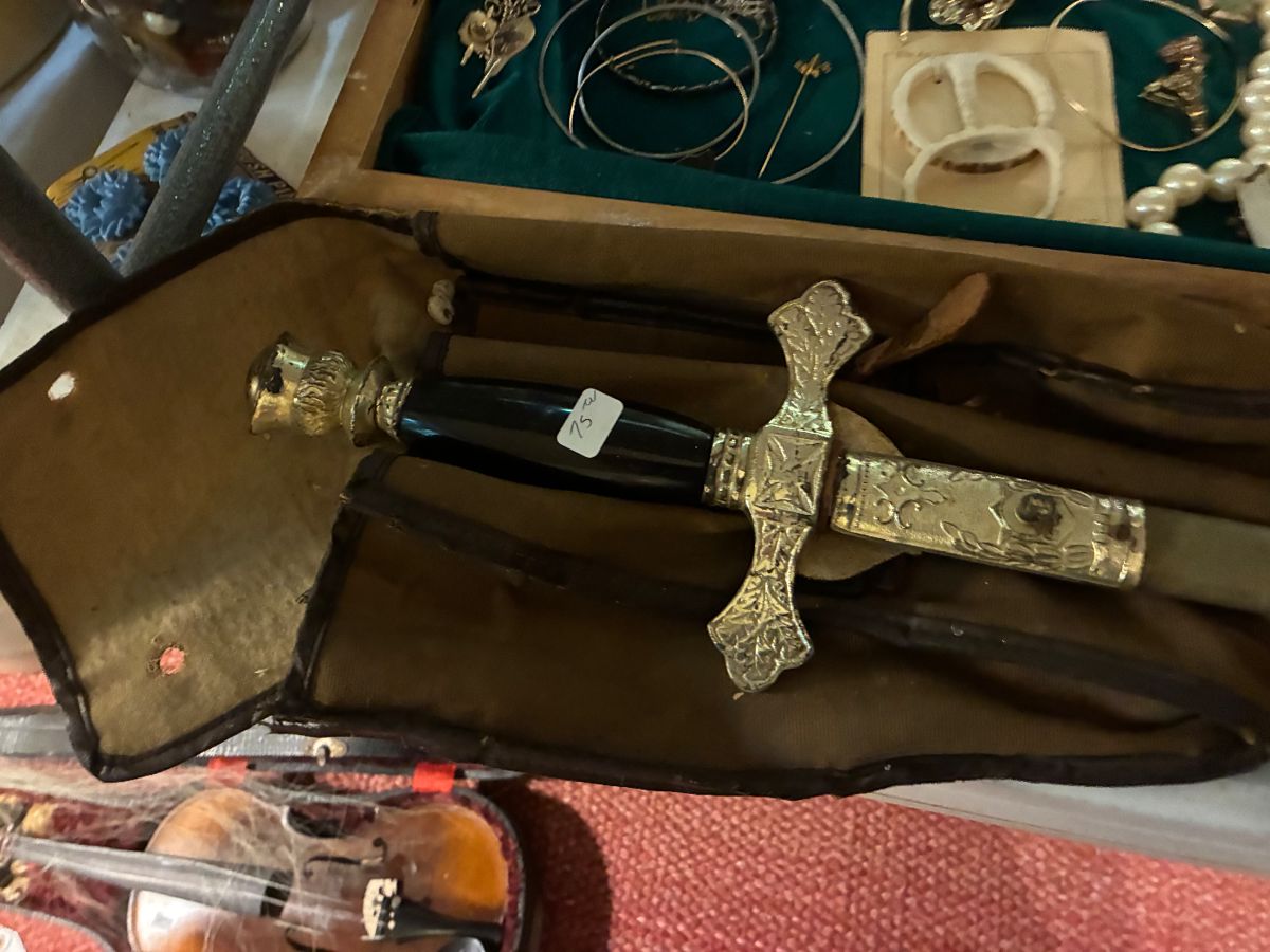 Estate Tag Sale & Auction in East Peoria, IL starts on 7/17/2025