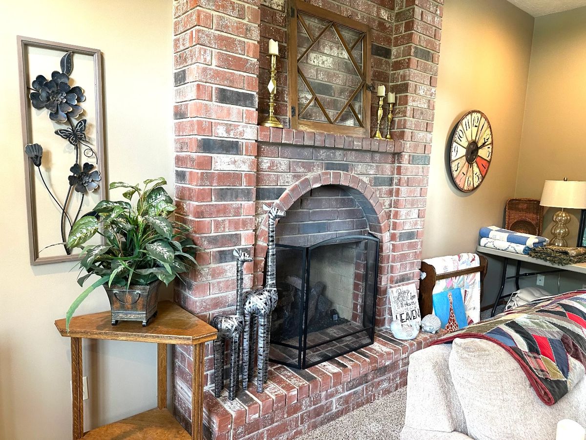 Downsizing Sale in Primrose Place in Springfield, MO starts on 6/6/2025