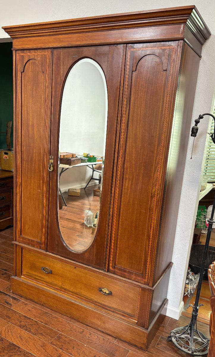 Inside Estate Sale of Bobby Anderson starts on 6/6/2025