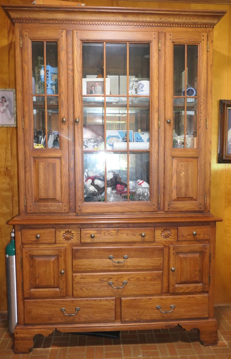 Sunday June 8th Online Only Jerry & Kay Whitfield... starts on 6/4/2025