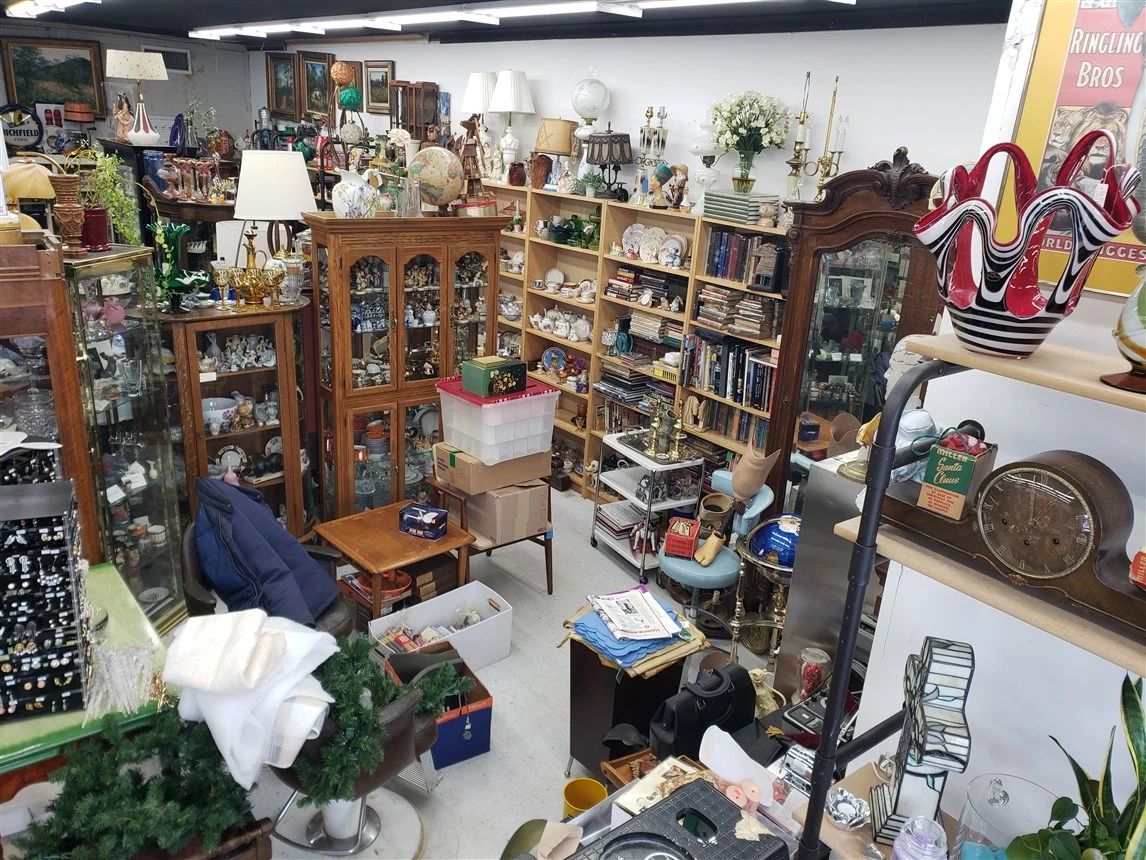 Business Closing Sale. STuFF with Iggie... starts on 6/5/2025