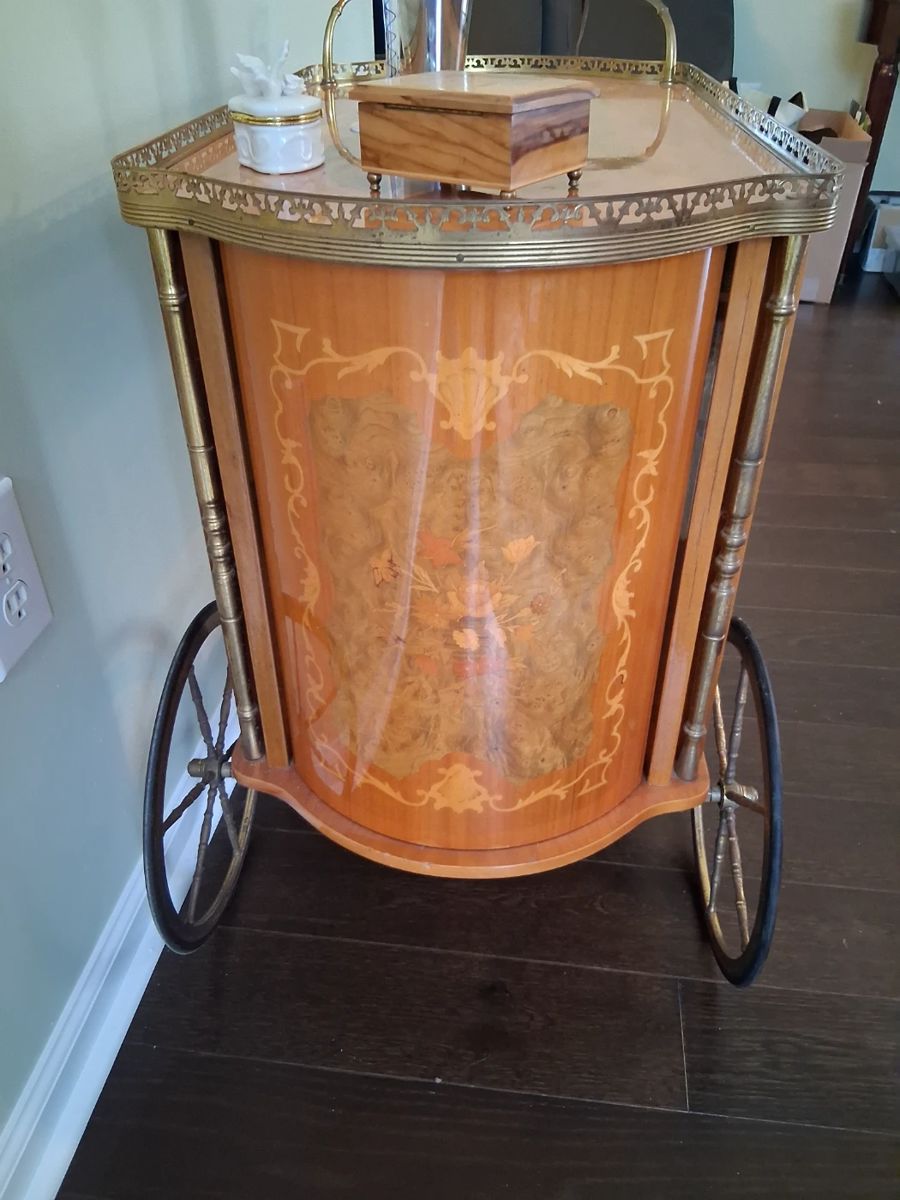 Willow Tree Estate Sales in Fabulous Four Seasons starts on 6/21/2025